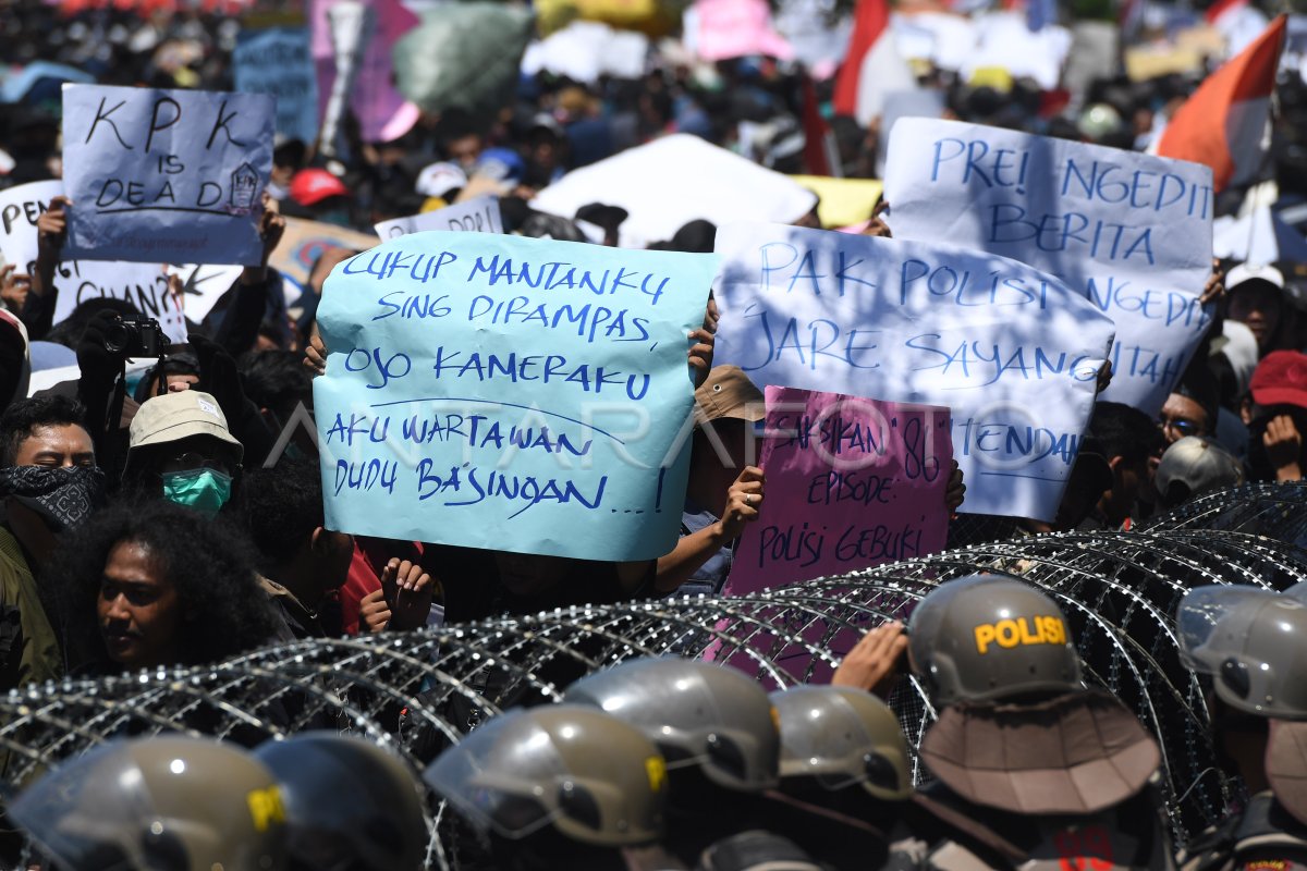 TOLAK KEKERASAN TERHADAP JURNALIS | ANTARA Foto TOLAK KEKERASAN TERHADAP JURNALIS | ANTARA Foto