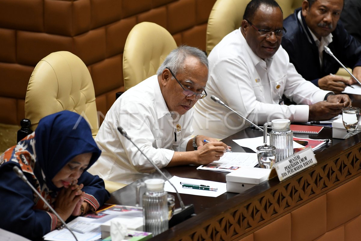 RAKER DPR DAN KEMENTERIAN PUPR | ANTARA Foto