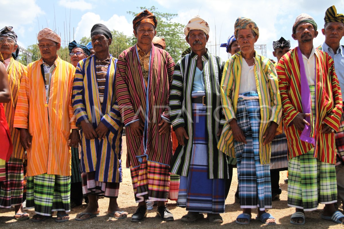 PAWAI BUDAYA DI BUTON | ANTARA Foto PAWAI BUDAYA DI BUTON | ANTARA Foto
