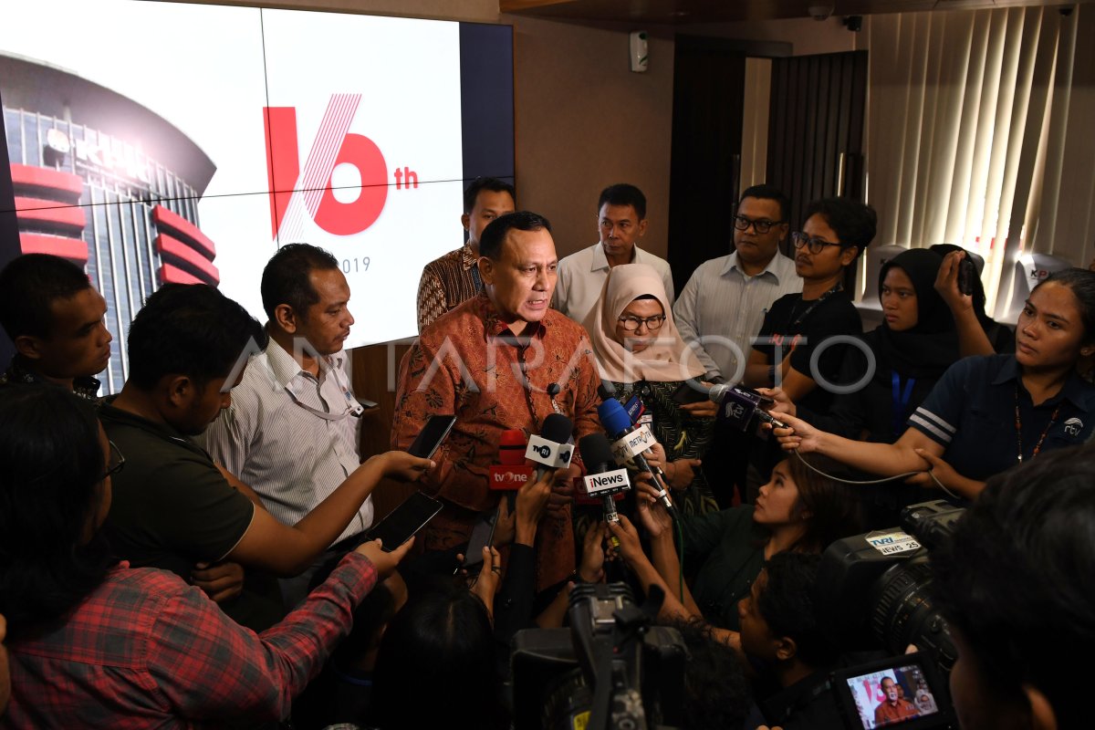 SYUKURAN HUT KE-16 KPK | ANTARA Foto