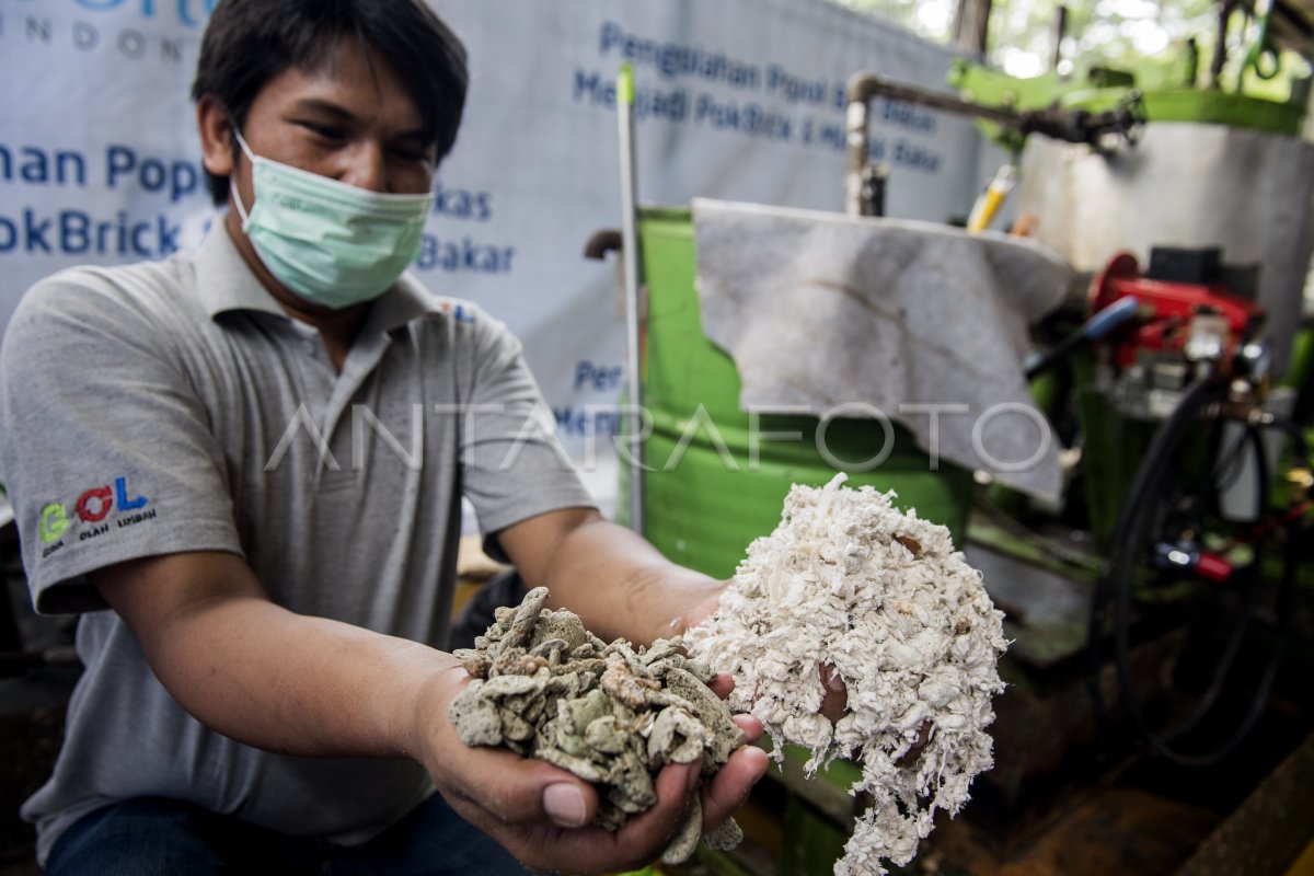 DAUR ULANG POPOK BEKAS PAKAI | ANTARA Foto