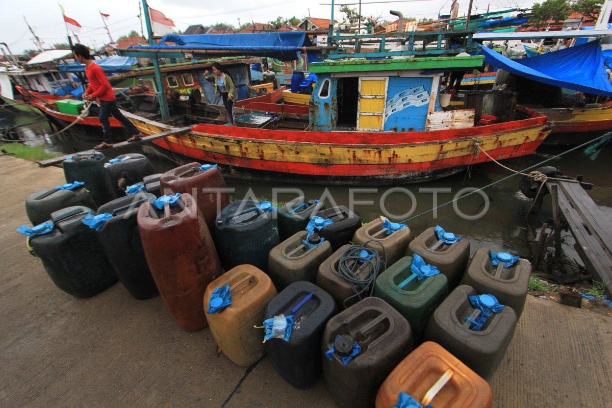 SUBSIDI BBM NELAYAN | ANTARA Foto SUBSIDI BBM NELAYAN | ANTARA Foto