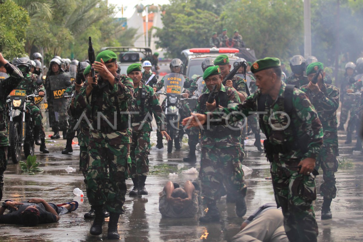 SIMULASI PENGAMANAN PILKADA | ANTARA Foto