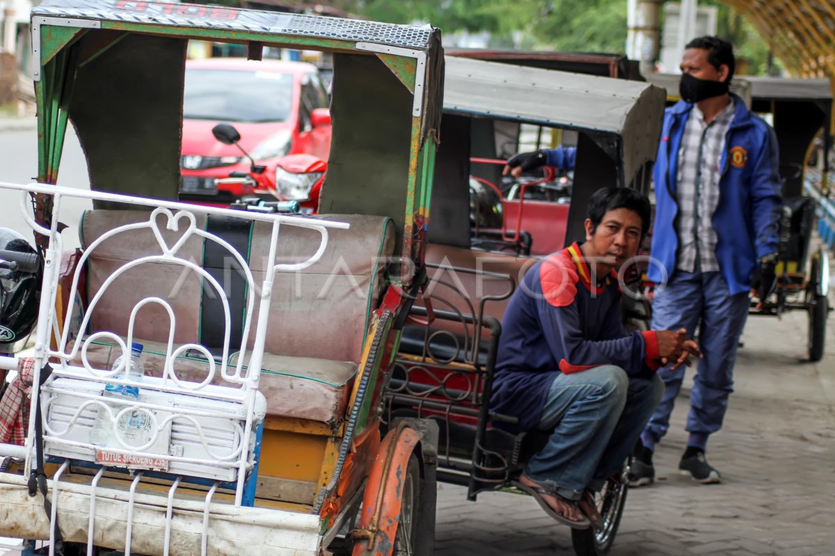 SEPI PENUMPANG DAMPAK WABAH COVID-19 | ANTARA Foto SEPI PENUMPANG DAMPAK WABAH COVID-19 | ANTARA Foto