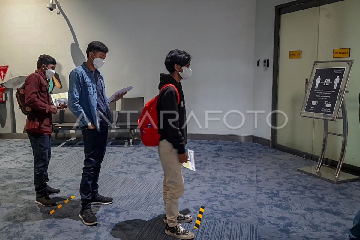 WNI ABK KAPAL BERBENDERA CHINA TIBA DI INDONESIA | ANTARA Foto WNI ABK KAPAL BERBENDERA CHINA TIBA DI INDONESIA | ANTARA Foto