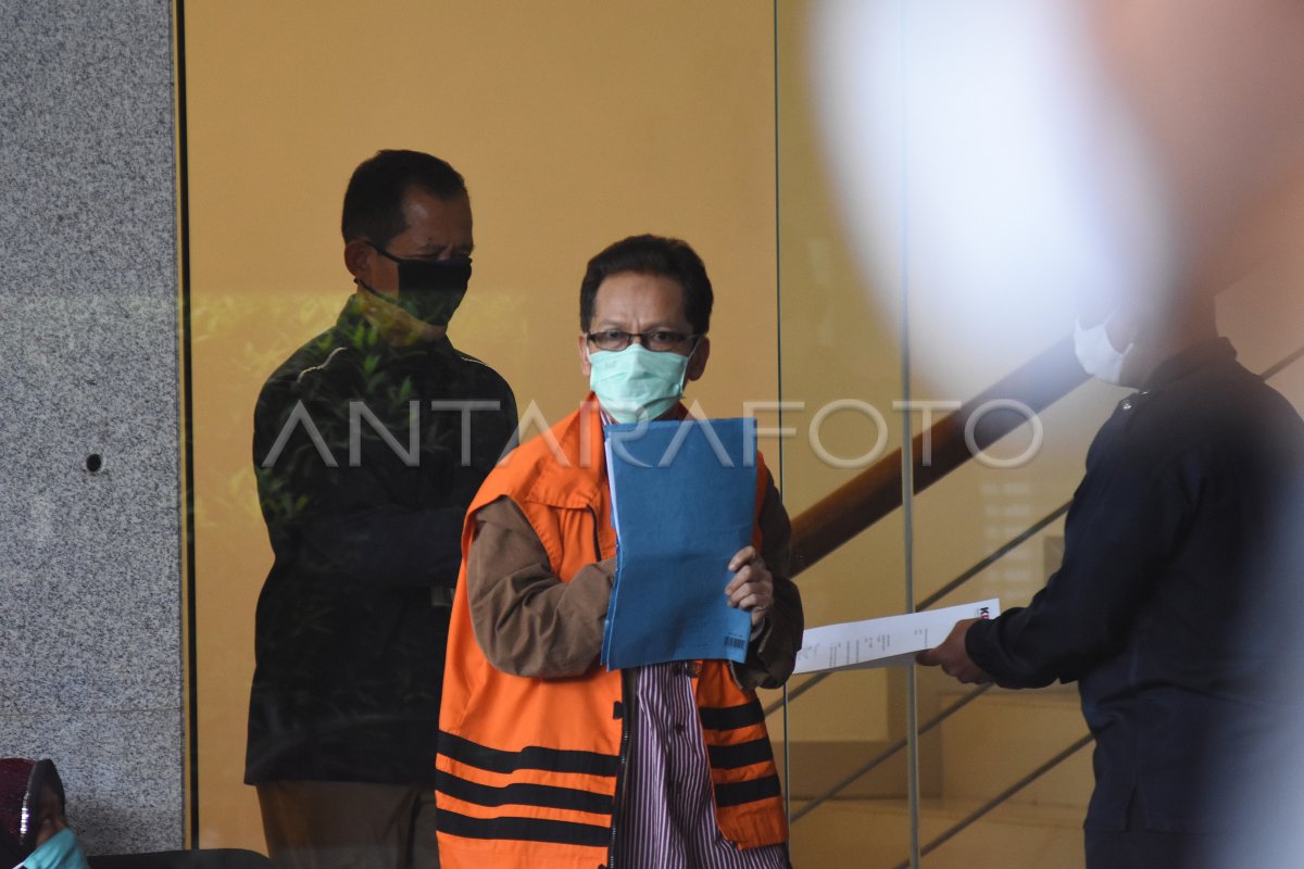 PEMERIKSAAN MANTAN KADIS PUPR MOJOKERTO | ANTARA Foto PEMERIKSAAN MANTAN KADIS PUPR MOJOKERTO | ANTARA Foto