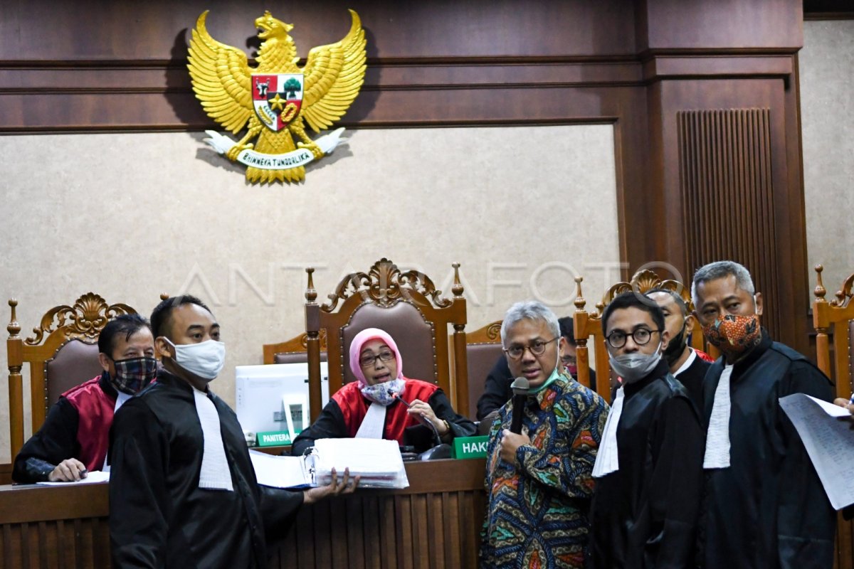 KETUA KPU JADI SAKSI SIDANG TIPIKOR | ANTARA Foto