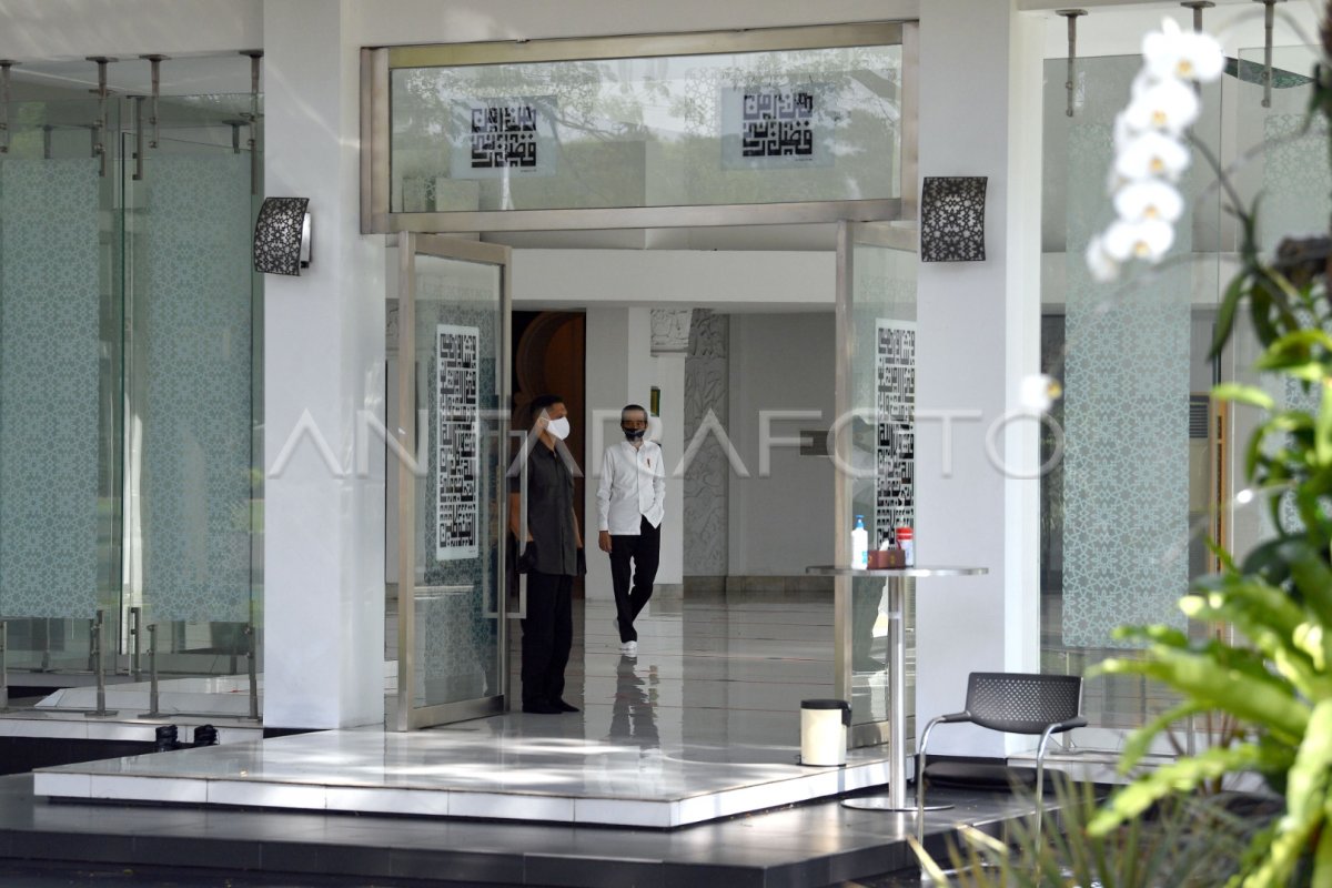 PRESIDEN TINJAU KESIAPAN NORMAL BARU MASJID KOMPLEKS ISTANA | ANTARA Foto PRESIDEN TINJAU KESIAPAN NORMAL BARU MASJID KOMPLEKS ISTANA | ANTARA Foto