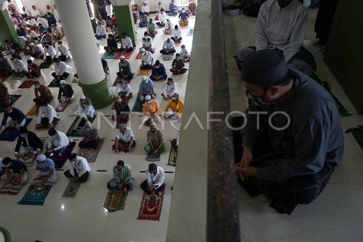 SHALAT IDUL ADHA DI GORONTALO | ANTARA Foto SHALAT IDUL ADHA DI GORONTALO | ANTARA Foto