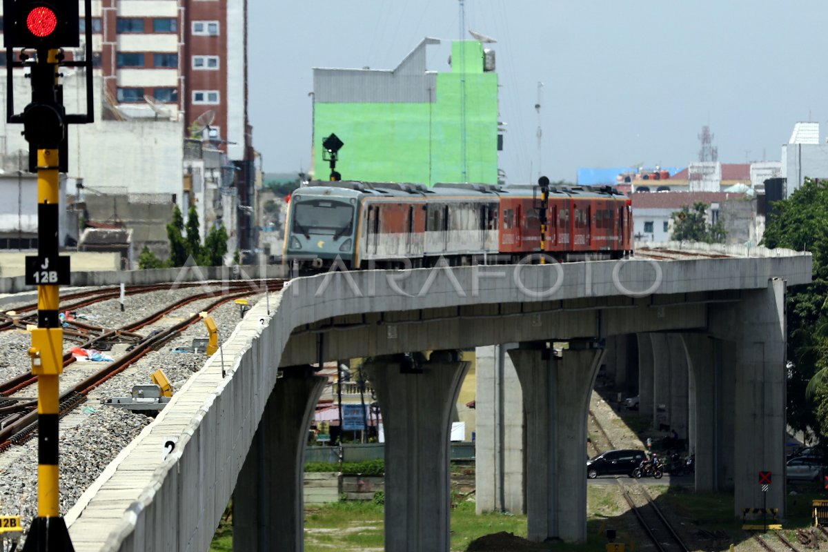 KERETA API BANDARA KUALANAMU KEMBALI BEROPERASI | ANTARA Foto KERETA API BANDARA KUALANAMU KEMBALI BEROPERASI | ANTARA Foto
