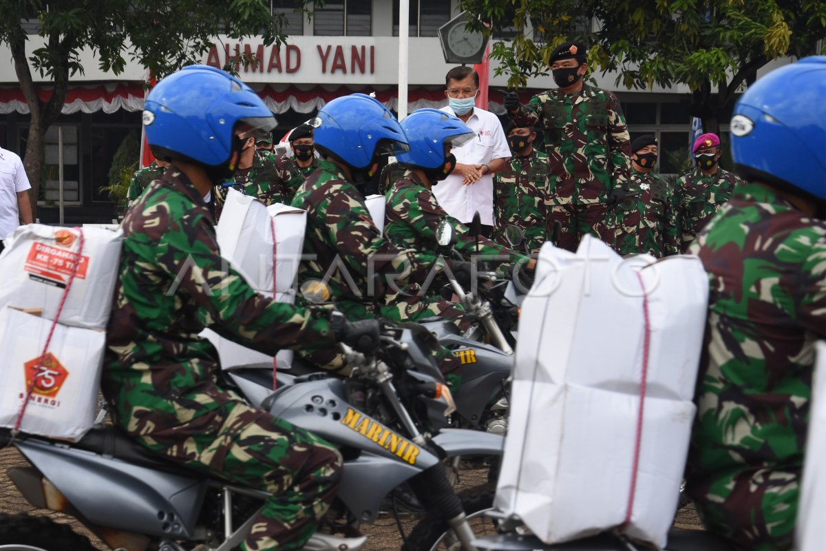 TNI GELAR DONOR DARAH DAN PEMBAGIAN SEMBAKO | ANTARA Foto TNI GELAR DONOR DARAH DAN PEMBAGIAN SEMBAKO | ANTARA Foto