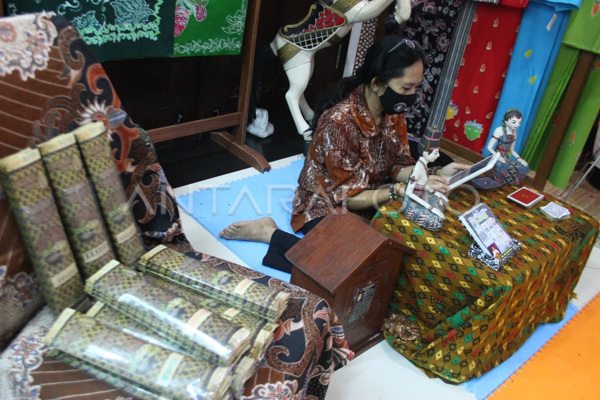 DIGITALISASI PASAR BATIK | ANTARA Foto
