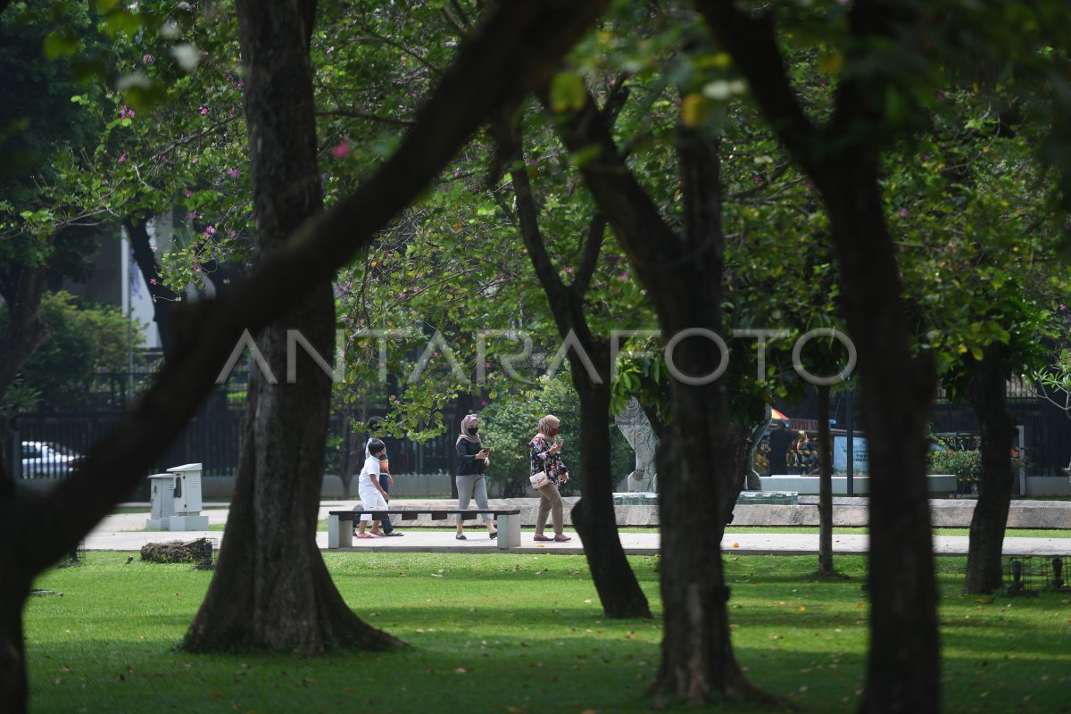 TAMAN KOTA JAKARTA KEMBALI DIBUKA | ANTARA Foto TAMAN KOTA JAKARTA KEMBALI DIBUKA | ANTARA Foto