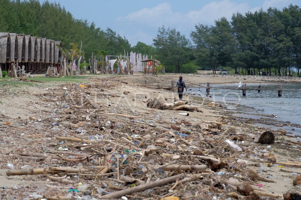 SAMPAH KIRIMAN AKIBAT CUACA EKSTREM | ANTARA Foto SAMPAH KIRIMAN AKIBAT CUACA EKSTREM | ANTARA Foto