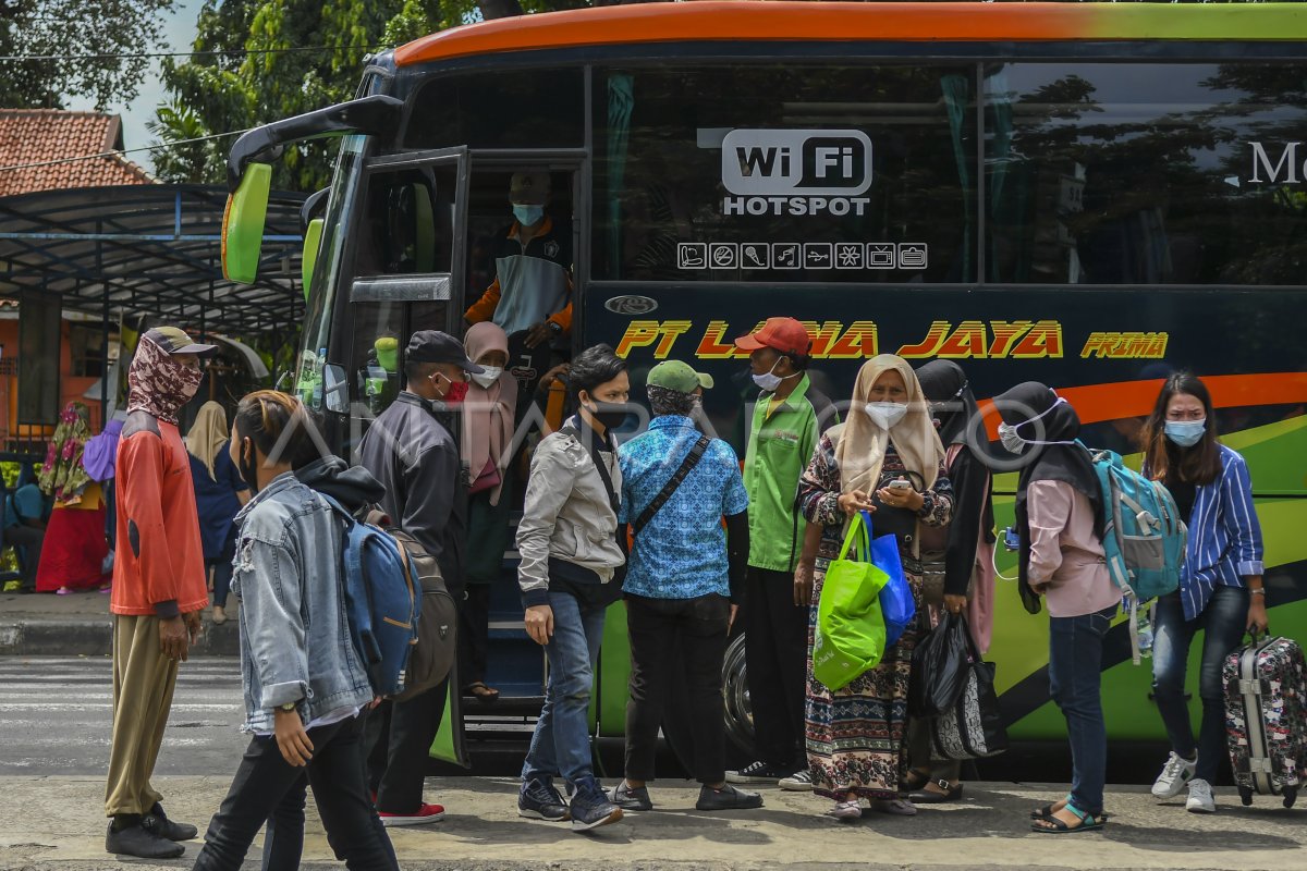 ARUS BALIK DI TERMINAL KAMPUNG RAMBUTAN | ANTARA Foto