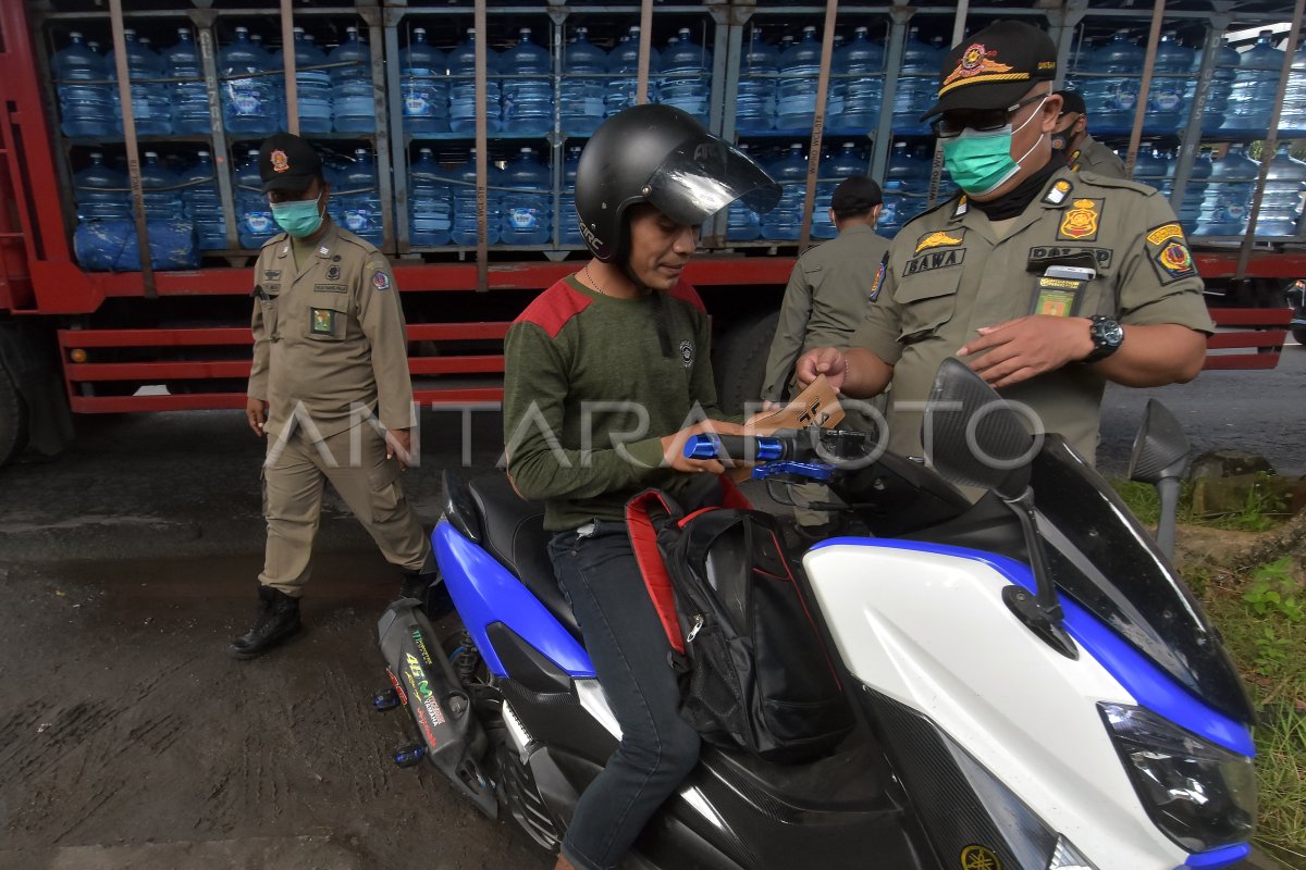 INSPEKSI PROKES HARI PERTAMA PPKM | ANTARA Foto INSPEKSI PROKES HARI PERTAMA PPKM | ANTARA Foto