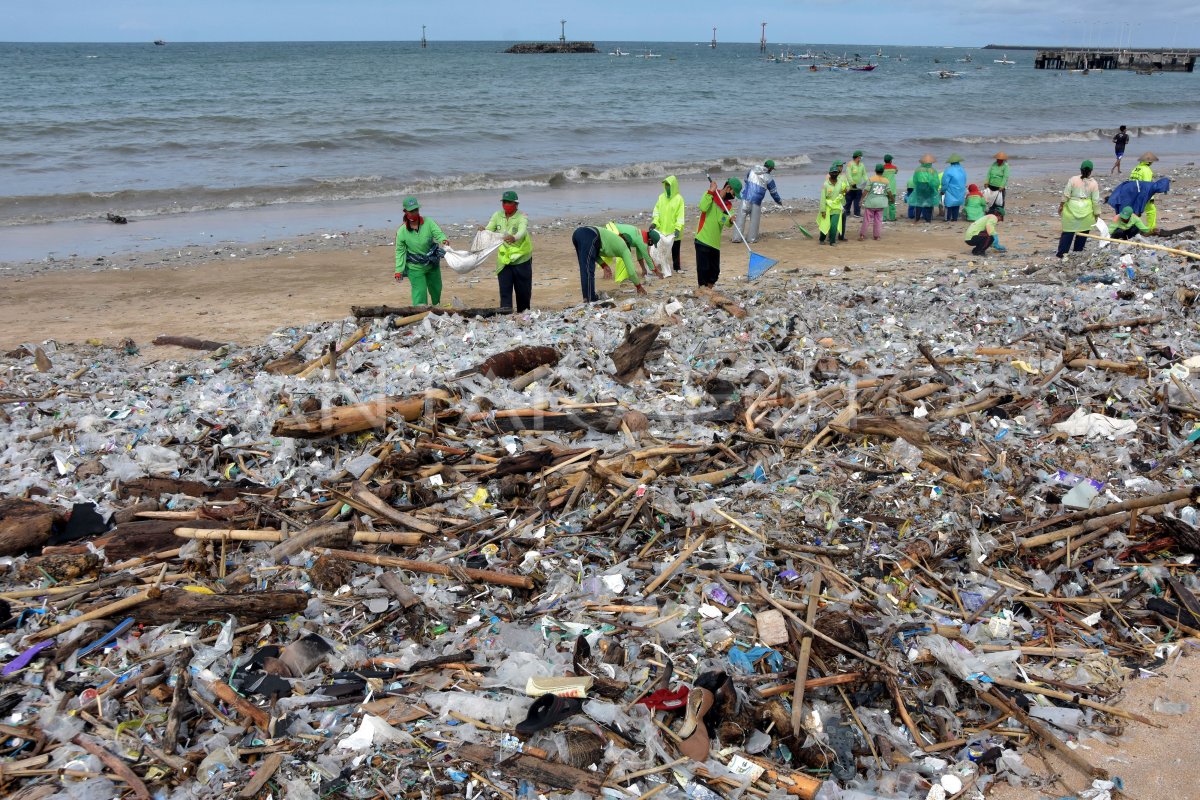 SAMPAH KIRIMAN AKIBAT CUACA EKSTRIM | ANTARA Foto SAMPAH KIRIMAN AKIBAT CUACA EKSTRIM | ANTARA Foto