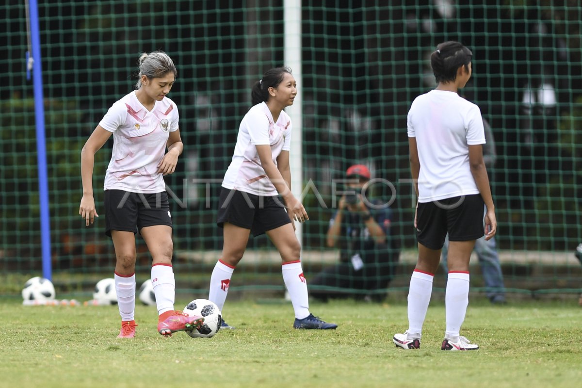 Latihan Timnas Putri Indonesia Jelang Sea Games Vietnam Antara Foto