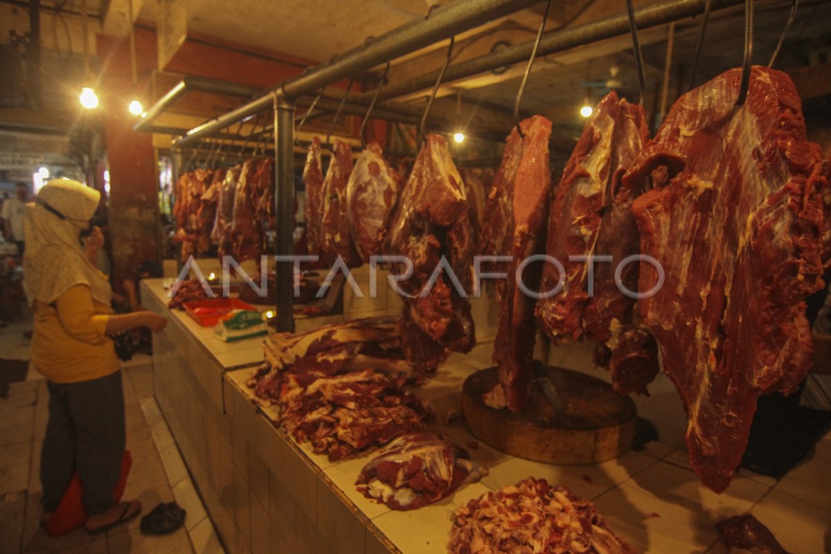 HARGA DAGING SAPI NAIK DI DEPOK | ANTARA Foto