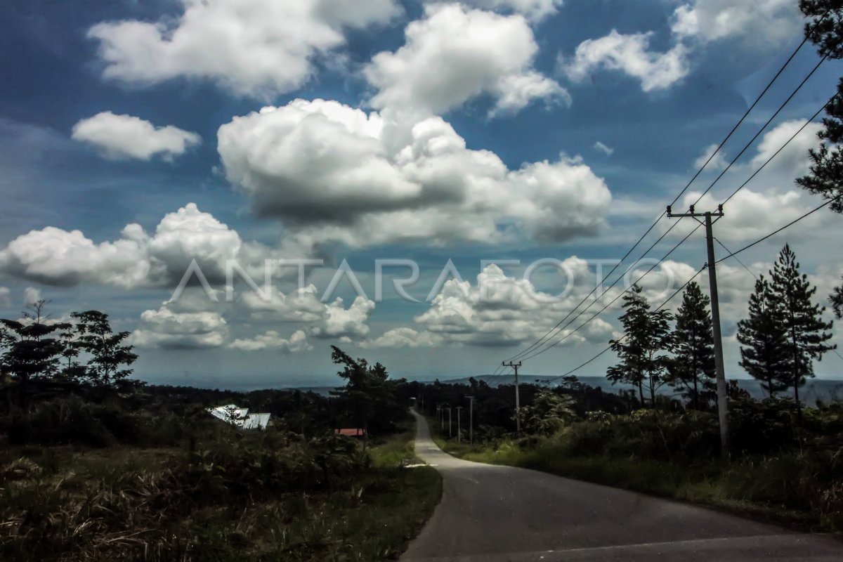 JALUR ALTERNATIF SEPI KENDARAAN | ANTARA Foto JALUR ALTERNATIF SEPI KENDARAAN | ANTARA Foto