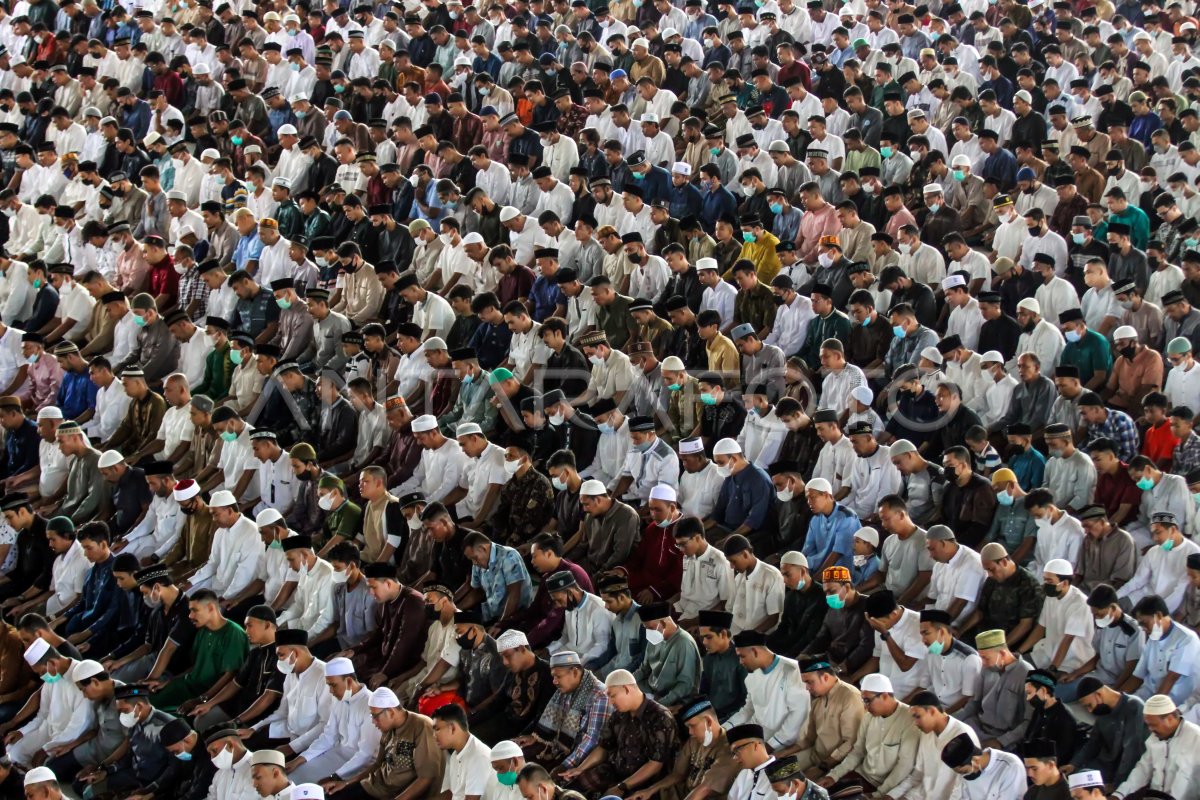 SHALAT IDUL FITRI DITENGAH PANDEMI | ANTARA Foto SHALAT IDUL FITRI DITENGAH PANDEMI | ANTARA Foto