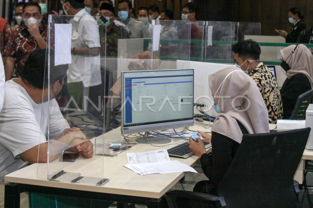 MAL PELAYANAN PUBLIK SIDOARJO | ANTARA Foto