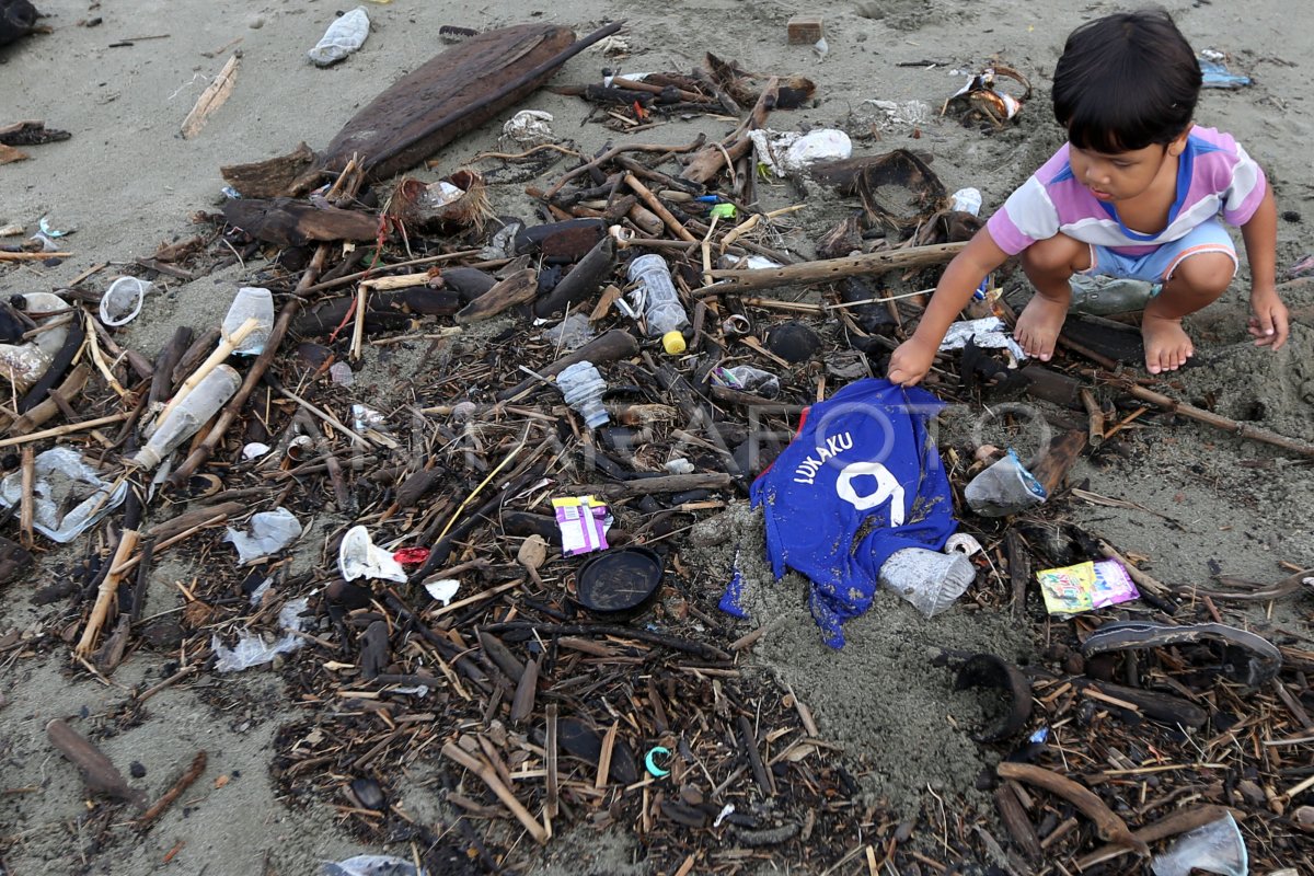 SAMPAH LAUT DI PESISIR PANTAI ACEH | ANTARA Foto SAMPAH LAUT DI PESISIR PANTAI ACEH | ANTARA Foto