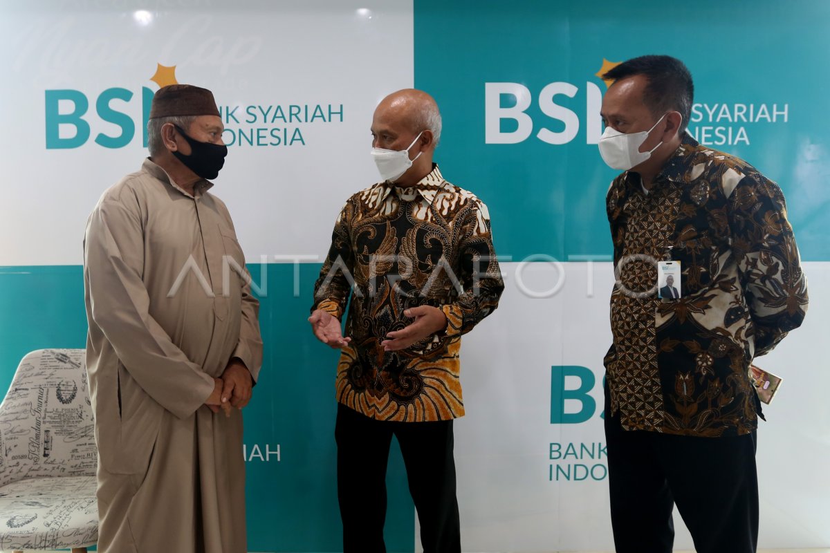 PROSES MIGRASI REKENING BSI DI ACEH | ANTARA Foto PROSES MIGRASI REKENING BSI DI ACEH | ANTARA Foto