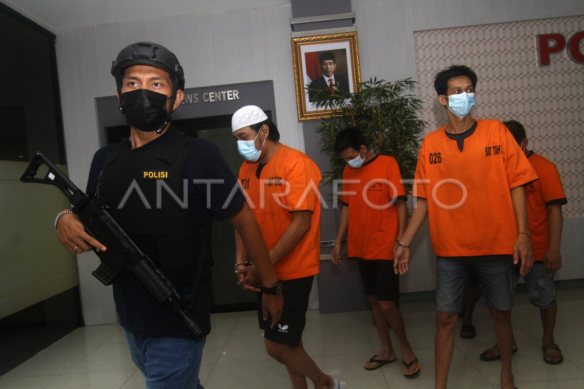 UNGKAP KASUS KEJAHATAN JALANAN | ANTARA Foto UNGKAP KASUS KEJAHATAN JALANAN | ANTARA Foto