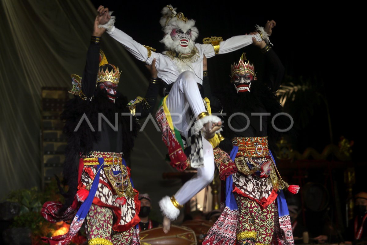 PAGELARAN WAYANG ORANG PERINGATI BULAN BUNG KARNO | ANTARA Foto PAGELARAN WAYANG ORANG PERINGATI BULAN BUNG KARNO | ANTARA Foto