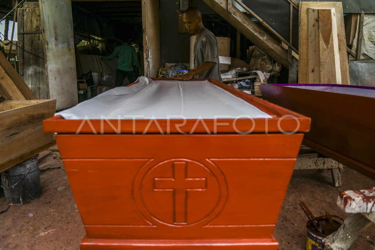 PERMINTAAN PETI MATI MENINGKAT | ANTARA Foto