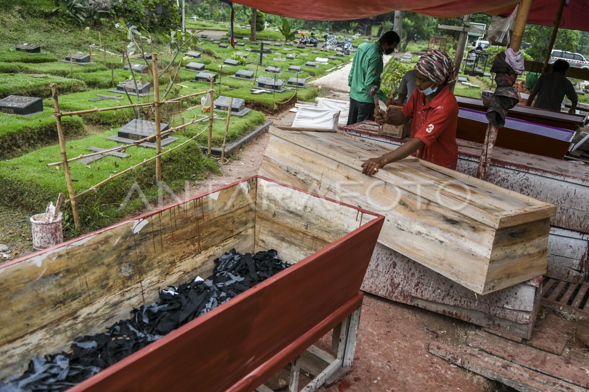 PERMINTAAN PETI MATI MENINGKAT | ANTARA Foto