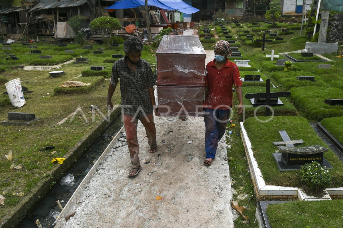 PERMINTAAN PETI MATI MENINGKAT | ANTARA Foto