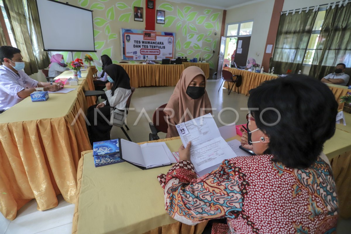 SELEKSI PPDB SMK DI KEPRI | ANTARA Foto SELEKSI PPDB SMK DI KEPRI | ANTARA Foto