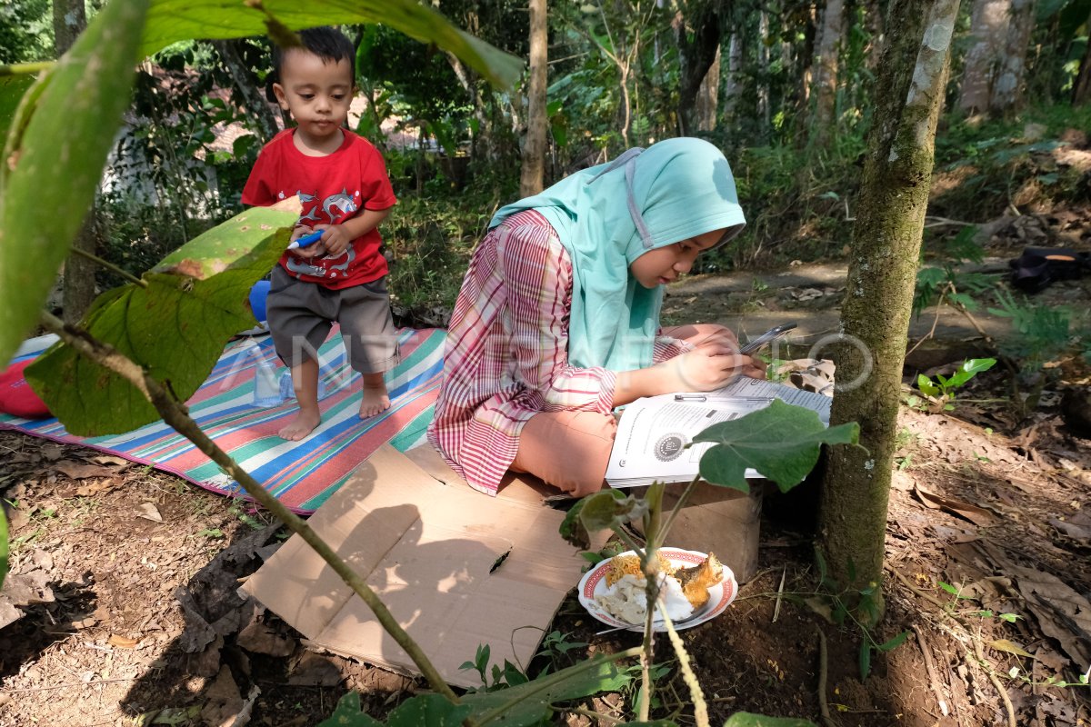 DAERAH SULIT JARINGAN INTERNET | ANTARA Foto DAERAH SULIT JARINGAN INTERNET | ANTARA Foto