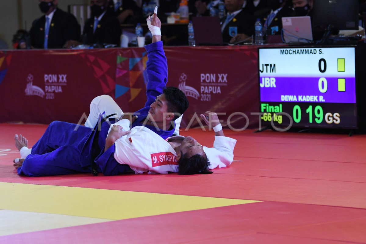 JABAR RAIH EMAS 66 KG JUDO PUTRA | ANTARA Foto