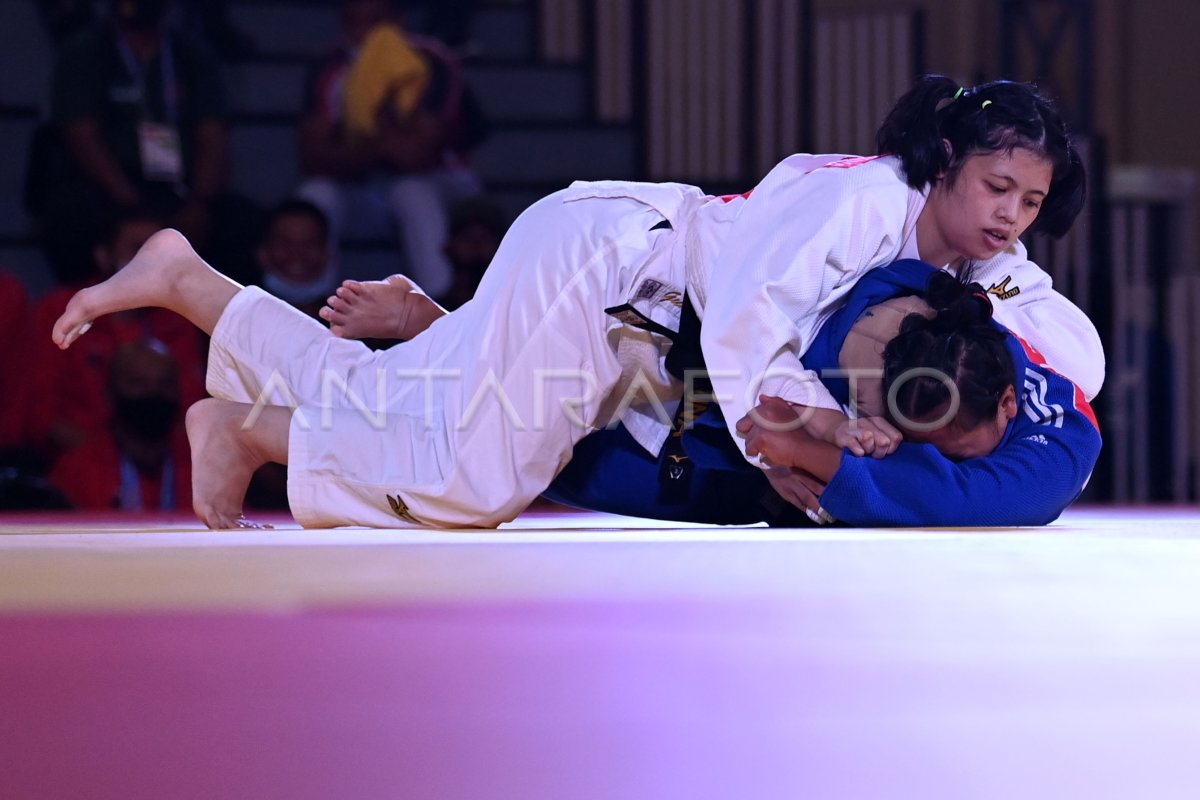 Judoka Putri Bali Raih Medali Emas Pon Papua Antara Foto