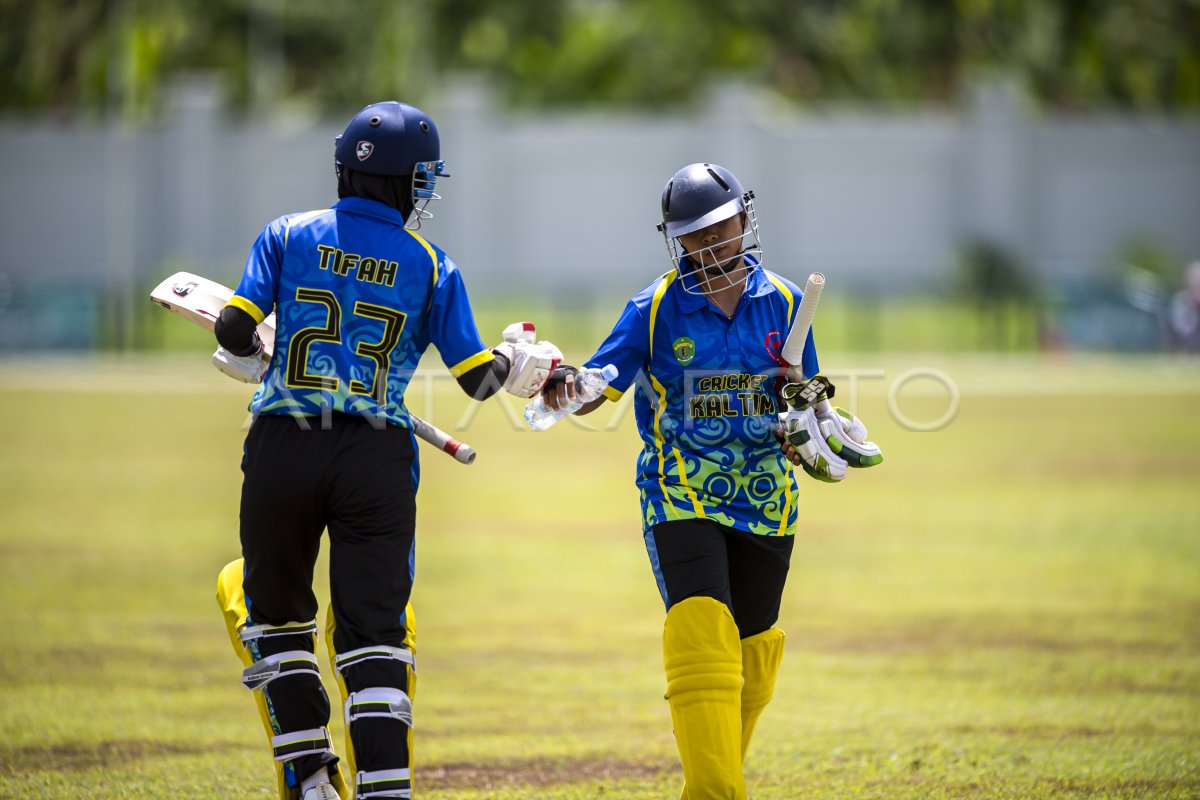 TIM KRIKET PUTRI BALI RAIH MEDALI EMAS T20 PON PAPUA | ANTARA Foto