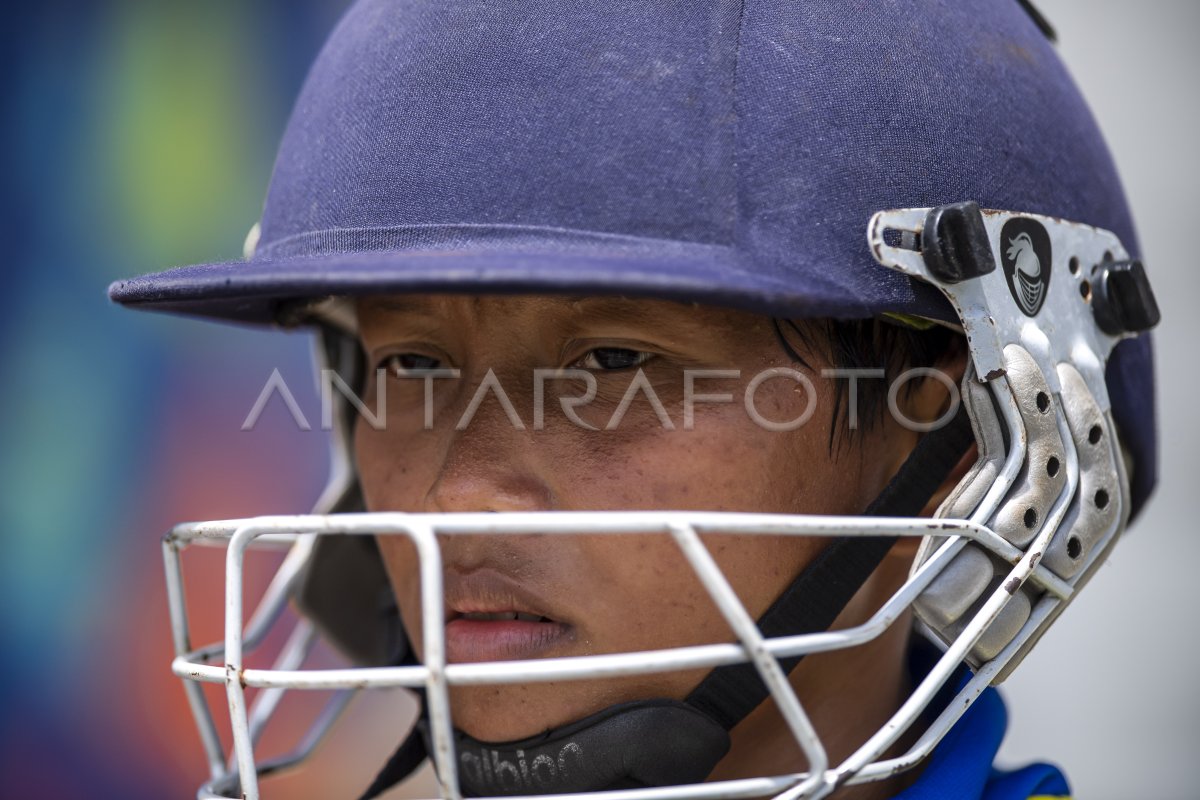 TIM KRIKET PUTRI BALI RAIH MEDALI EMAS T20 PON PAPUA | ANTARA Foto