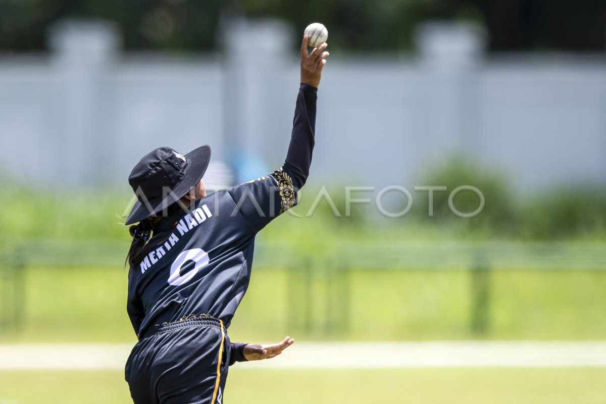 TIM KRIKET PUTRI BALI RAIH MEDALI EMAS T20 PON PAPUA | ANTARA Foto