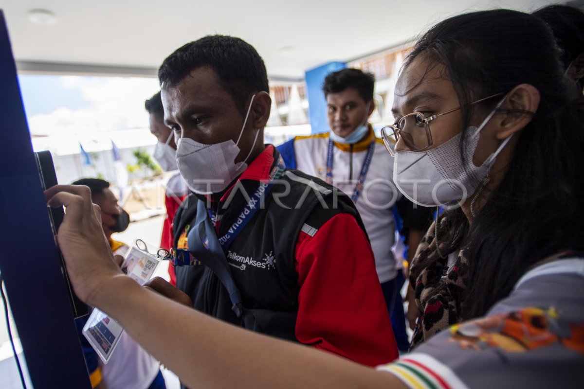 VERIFIKASI DATA PENGUNJUNG DI STADION AQUATIK | ANTARA Foto VERIFIKASI DATA PENGUNJUNG DI STADION AQUATIK | ANTARA Foto