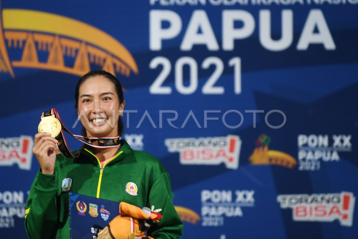JATIM SAPU BERSIH TUJUH EMAS TENIS PON PAPUA | ANTARA Foto JATIM SAPU BERSIH TUJUH EMAS TENIS PON PAPUA | ANTARA Foto