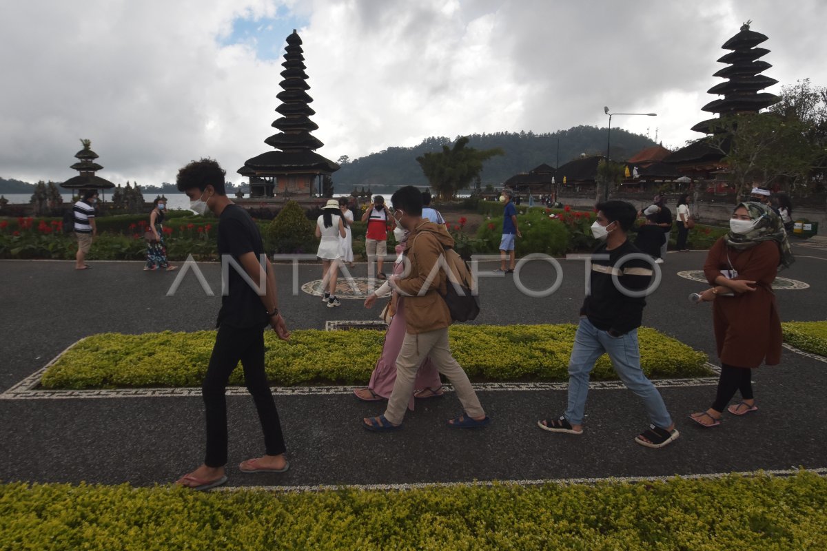 KUNJUNGAN WISATA DI ULUN DANU BERATAN BALI | ANTARA Foto