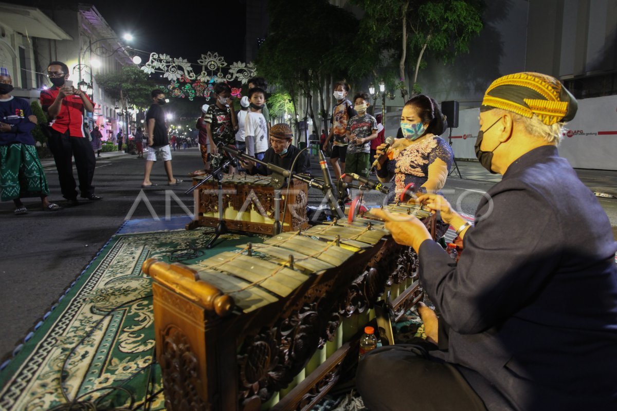 KAWASAN WISATA JALAN TUNJUNGAN | ANTARA Foto KAWASAN WISATA JALAN TUNJUNGAN | ANTARA Foto