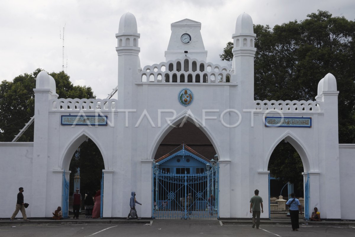 TARGET KUNJUNGAN WISATA SOLO | ANTARA Foto TARGET KUNJUNGAN WISATA SOLO | ANTARA Foto