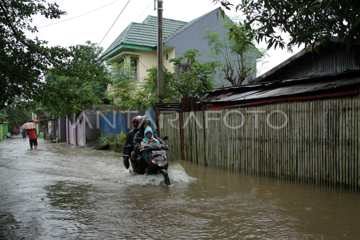 BANJIR DI MAKASSAR | ANTARA Foto