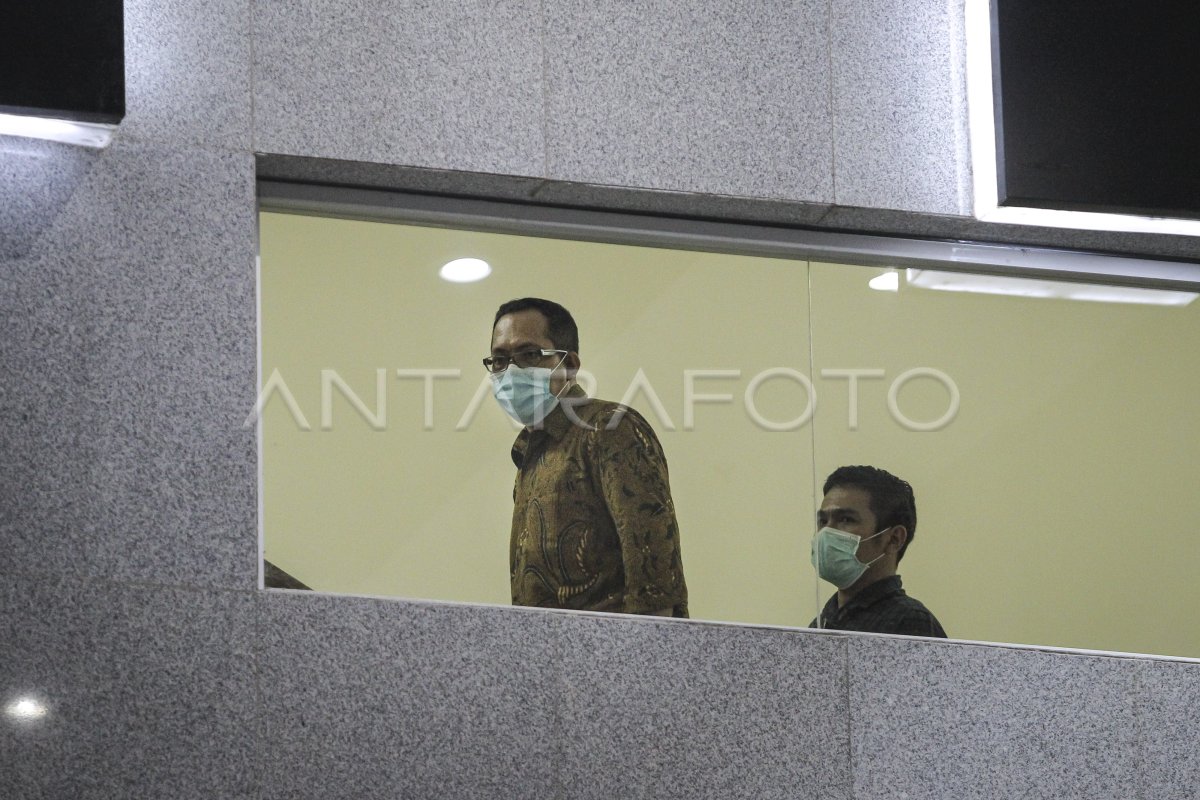 KPK TANGKAP HAKIM PN SURABAYA | ANTARA Foto KPK TANGKAP HAKIM PN SURABAYA | ANTARA Foto