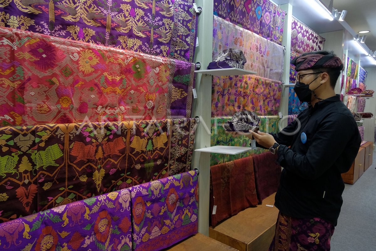 PAMERAN IKM BALI BANGKIT TAHAP I 2022 | ANTARA Foto PAMERAN IKM BALI BANGKIT TAHAP I 2022 | ANTARA Foto