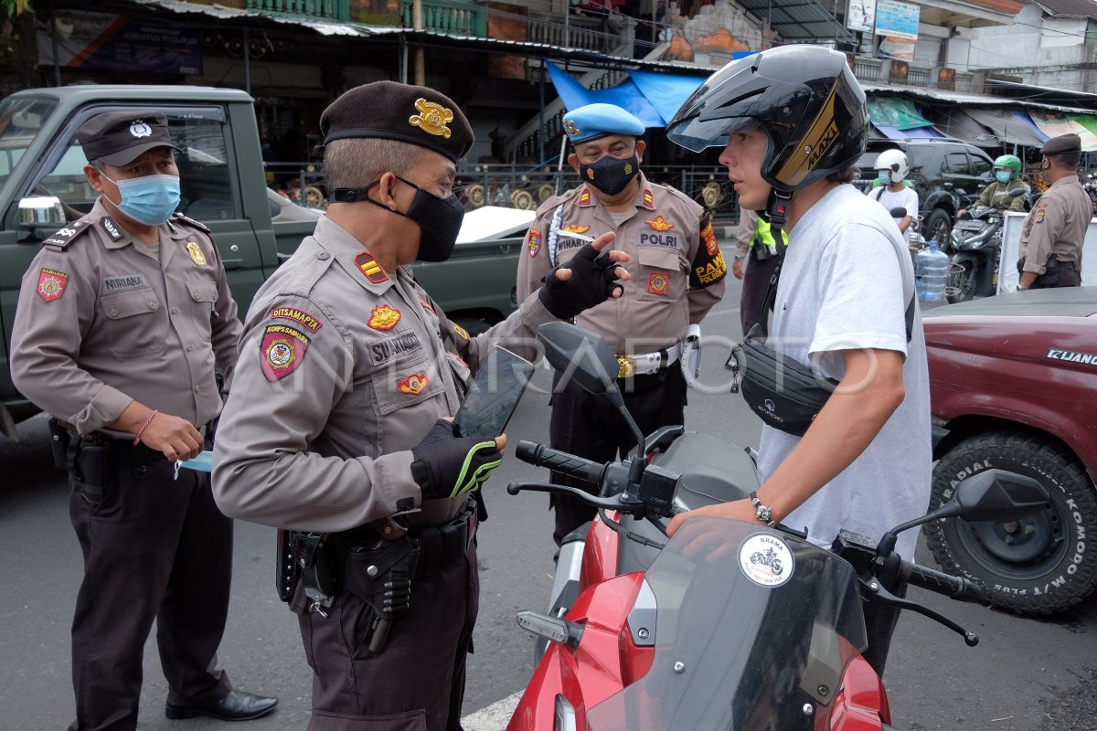 RAZIA MASKER DI BALI | ANTARA Foto