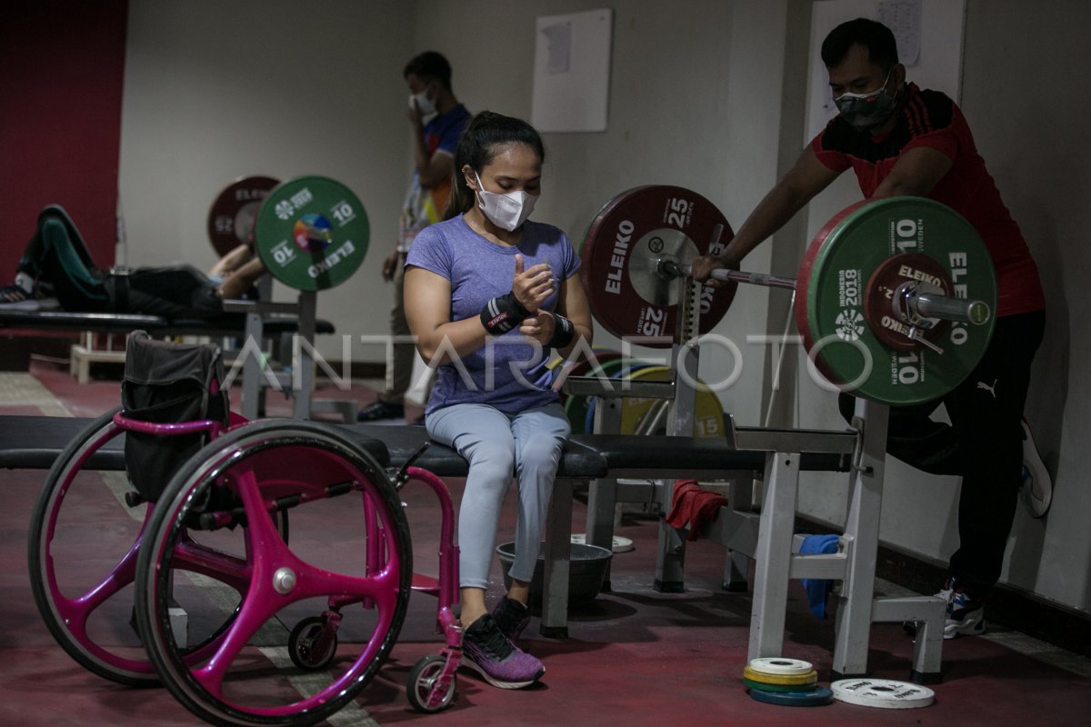 Pelatnas Angkat Berat Jelang Asean Paragames Antara Foto